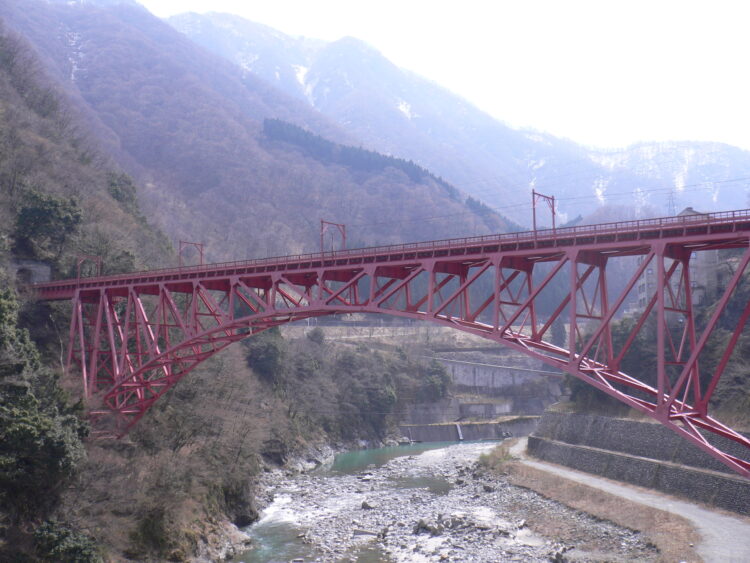 【12/1】やまびこ遊歩道冬季通行止め | お知らせ | 黒部めぐり〈黒部・宇奈月温泉観光局 公式サイト〉